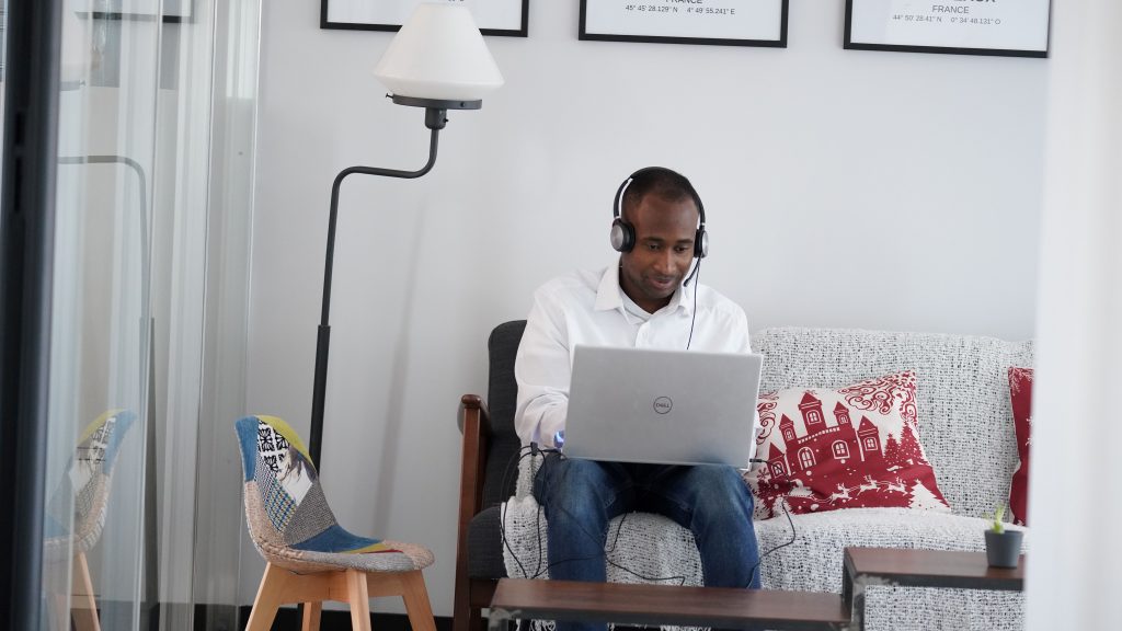 Formation à distance en alternance : avantages du contrat professionnel